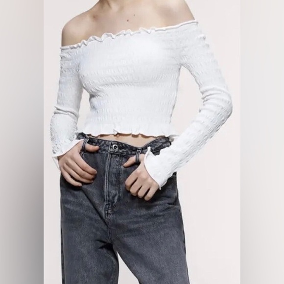 Zara | Tops | Zara White Off Shoulder Long Sleeve Ruffle Stretch Crop ...